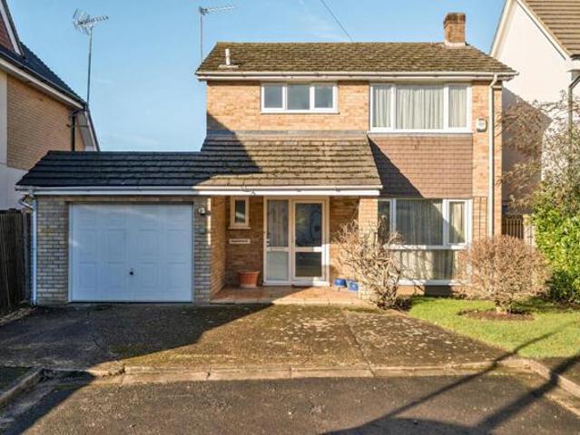 3 Bedroom House Cobham Surrey LS99523704
