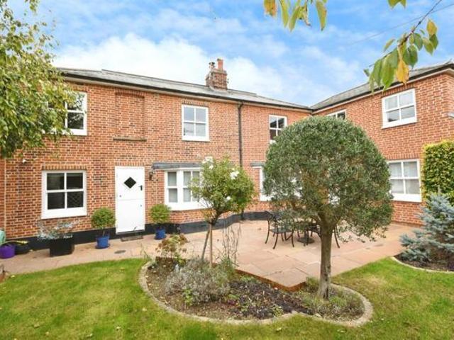 3 Bedroom House Coggeshall Essex 100316977