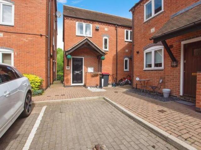 3 Bedroom House Coleshill Warwickshire LS99895474