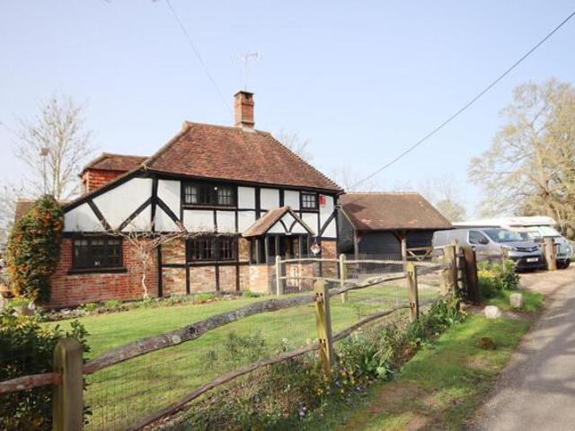 3 Bedroom House Coneyhurst Coneyhurst 101676725
