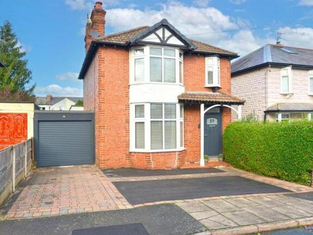 3 Bedroom House Copthorne West Sussex 101168440
