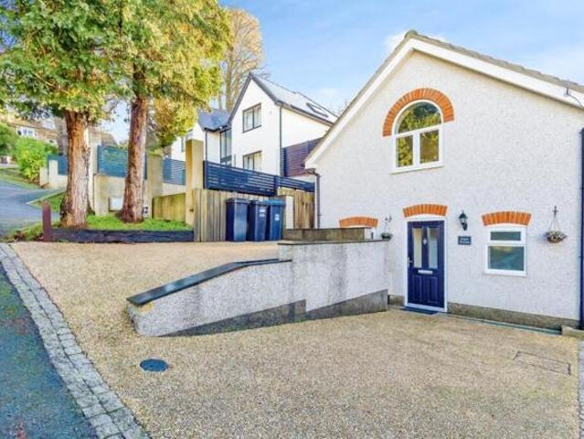 3 Bedroom House Caterham Surrey 99895291