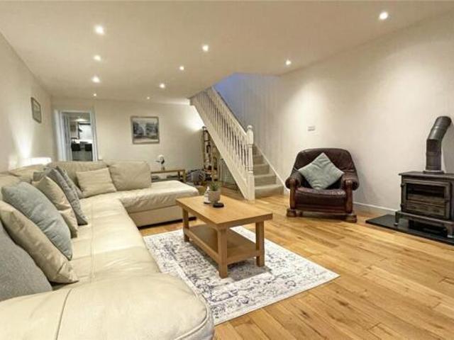 3 Bedroom House Caernarfon Gwynedd LS101060106