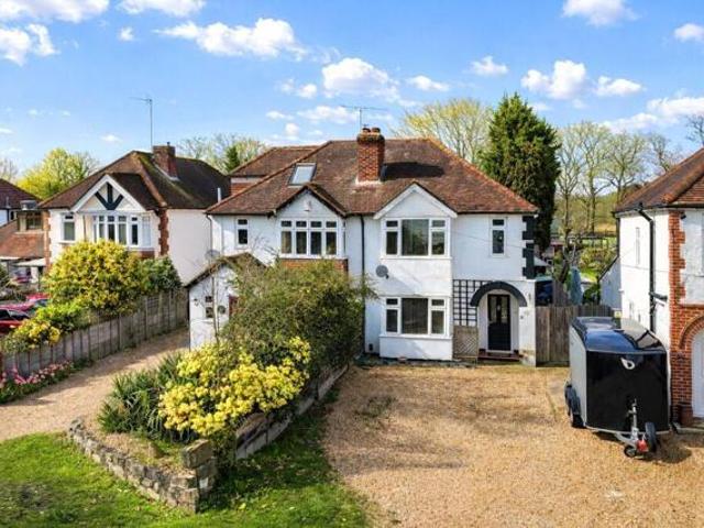 3 Bedroom House Camberley Surrey 100649292