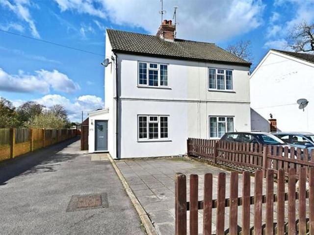 3 Bedroom House Camberley Surrey 100881655