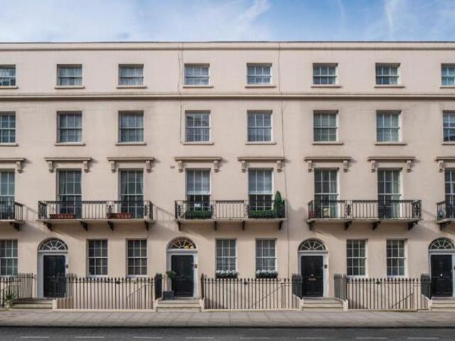 3 Bedroom House Camden Great London 101231937