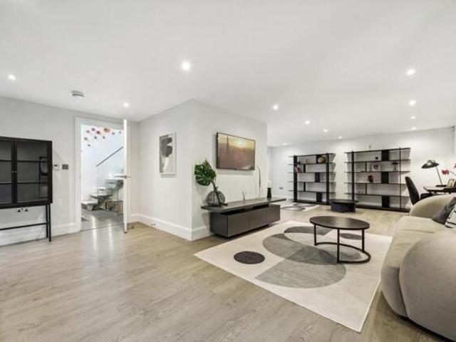 3 Bedroom House Camden Greater London 99161508
