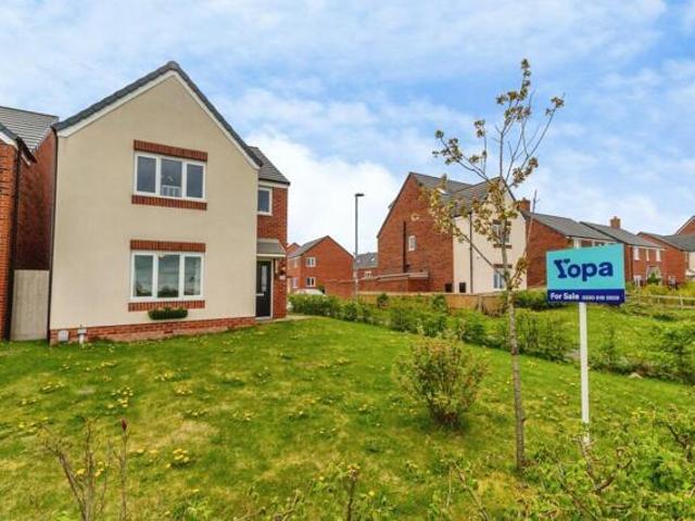 3 Bedroom House Cannock Staffordshire 101676077