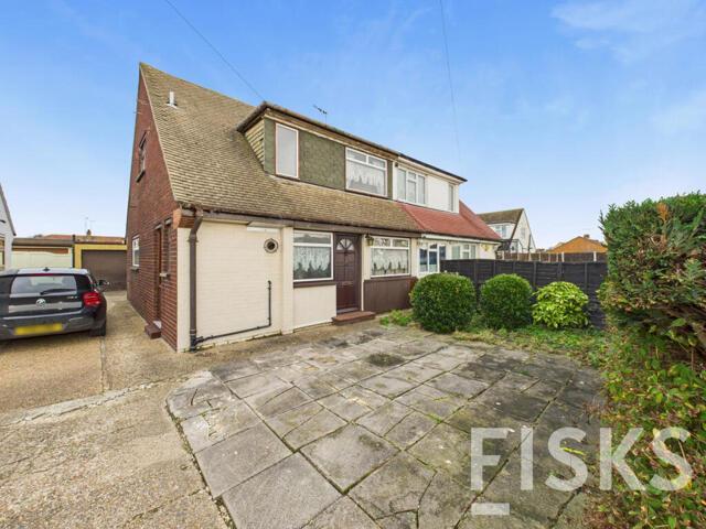 3 Bedroom House Canvey Island Essex 100426463