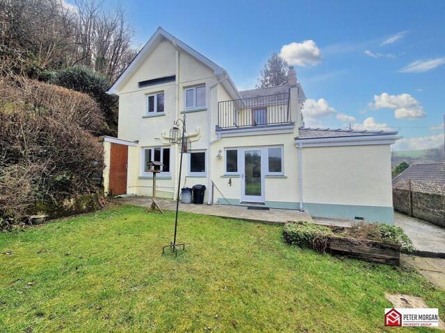 3 Bedroom House Carmarthen Carmarthenshire 89828995