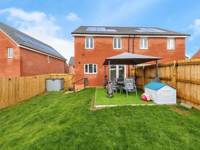 3 Bedroom House Carmarthen Carmarthenshire 99237361