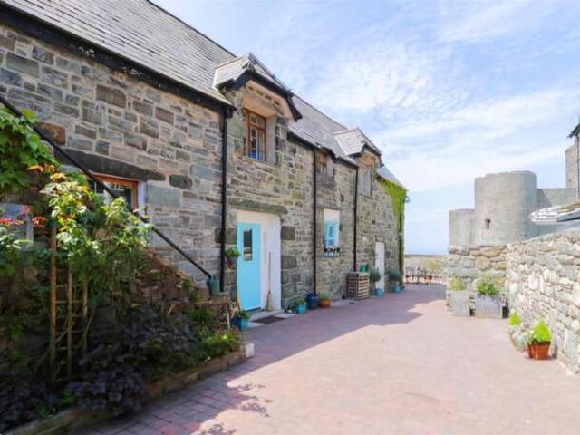 3 Bedroom House Castle Square Castle Square LS99773632
