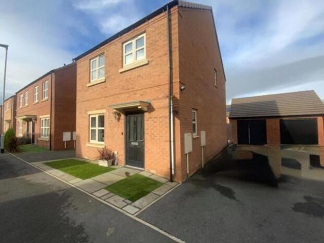 3 Bedroom House Castleford Wakefield LS98765755
