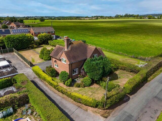 3 Bedroom House Church Leigh Church Leigh LS101676104