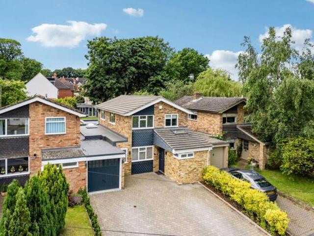 3 Bedroom House Chalfont St. Peter Buckinghamshire 100366265