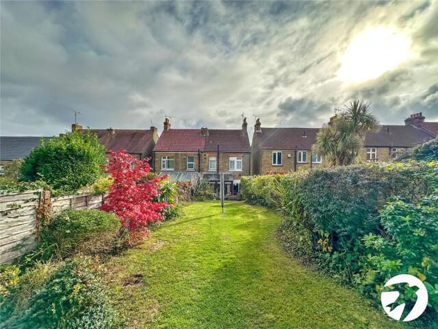 3 Bedroom House Chatham Medway 98205027