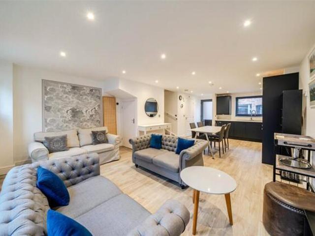 3 Bedroom House Cheltenham Gloucestershire 98503949