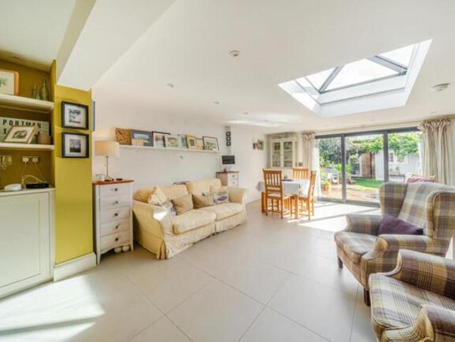 3 Bedroom House Cheltenham Gloucestershire 98233487