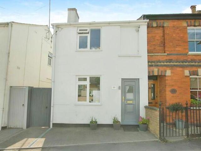 3 Bedroom House Cheltenham Gloucestershire 99641942