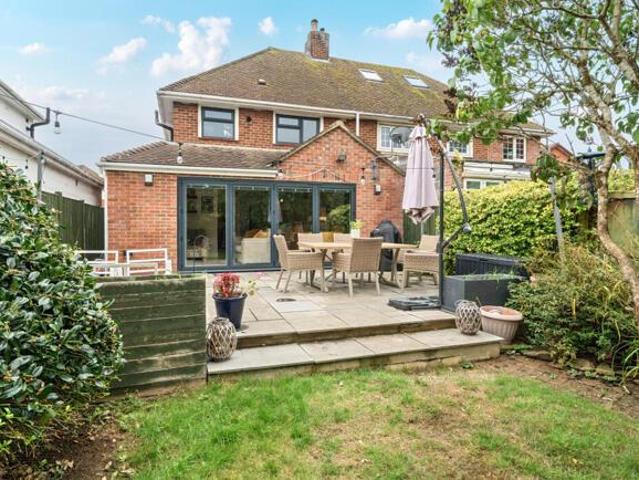 3 Bedroom House Cheltenham Gloucestershire LS100132244