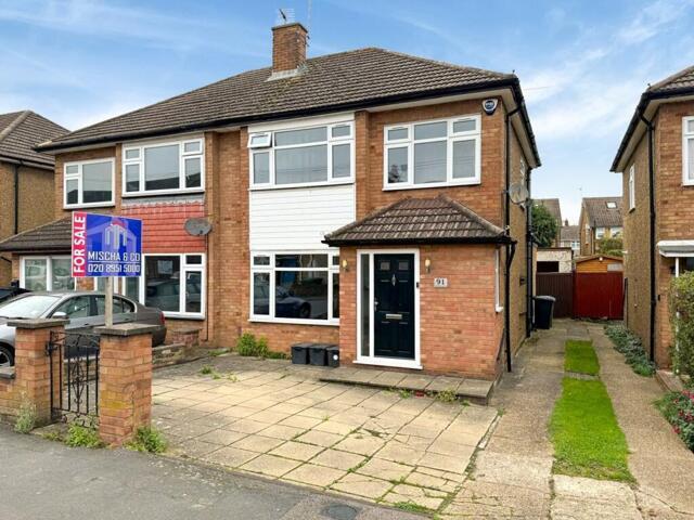 3 Bedroom House Cheshunt Hertfordshire 101316166