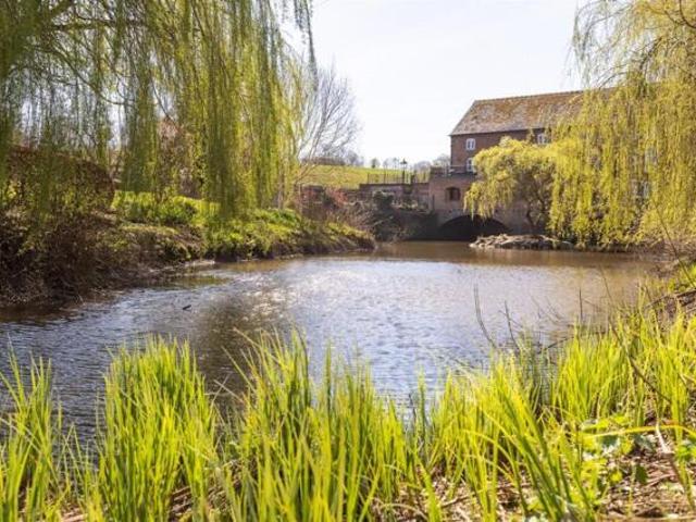 3 Bedroom House Cheshire East Cheshire East 101796771