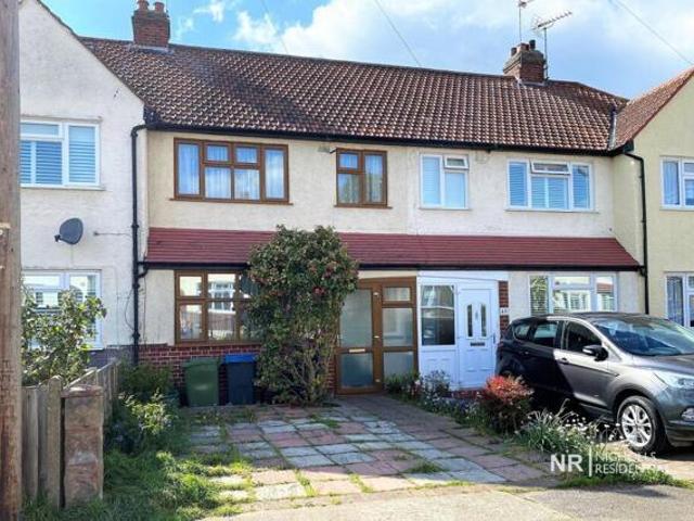 3 Bedroom House Chessington Great London LS101677716
