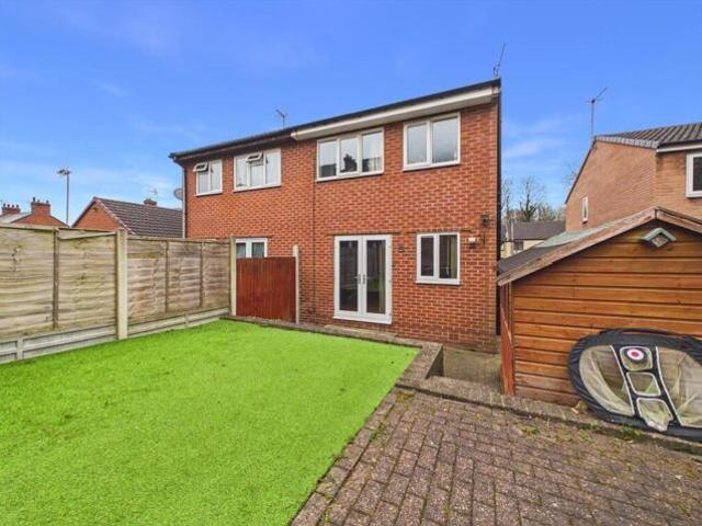 3 Bedroom House Chesterfield Derbyshire 101931711