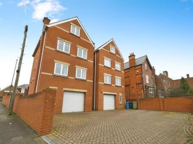 3 Bedroom House Chesterfield Derbyshire 98765698