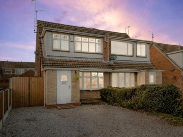 3 Bedroom House Chesterfield Derbyshire 99735900