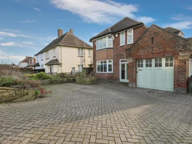 3 Bedroom House Chesterfield Derbyshire LS99290388