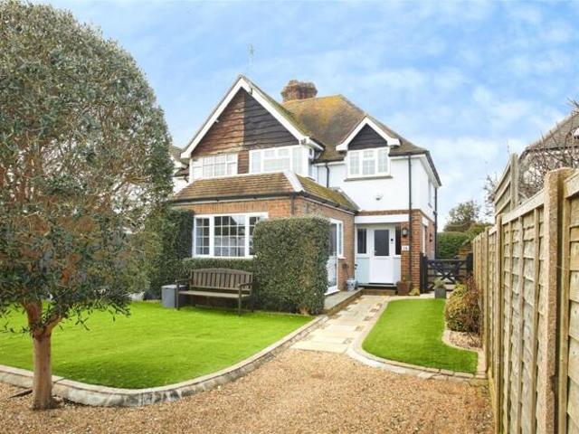 3 Bedroom House Chichester West Sussex 101025273