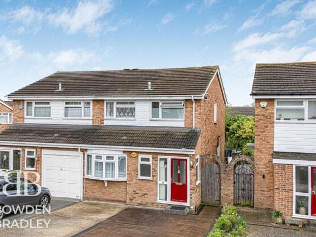 3 Bedroom House Chigwell Essex 101676830