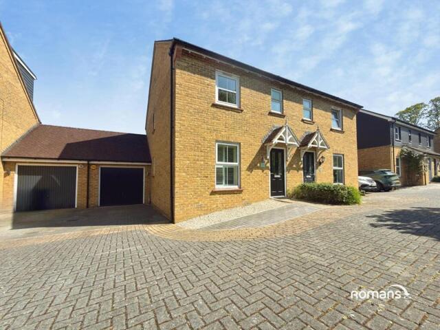 3 Bedroom House Chineham Hampshire 101931670