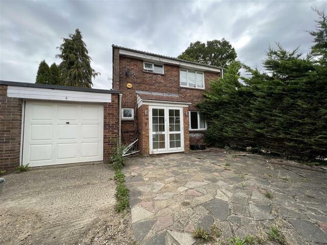 3 Bedroom House Chipperfield Hertfordshire 98119216