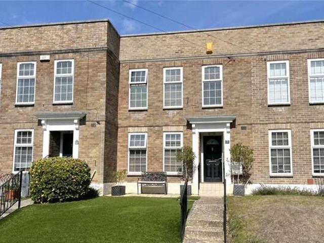 3 Bedroom House Christchurch Dorset 100540750