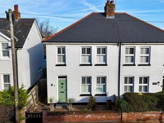 3 Bedroom House Christchurch Dorset 100825131