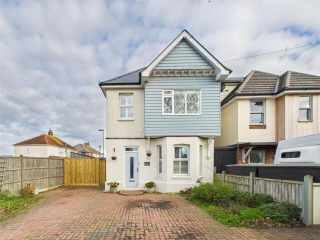 3 Bedroom House Christchurch Dorset 101025350
