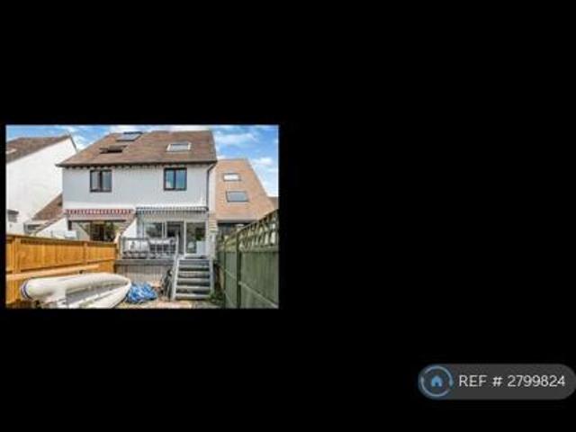3 Bedroom House Christchurch Dorset LS99940585