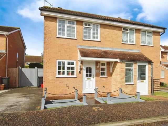 3 Bedroom House Clacton Essex 101060160