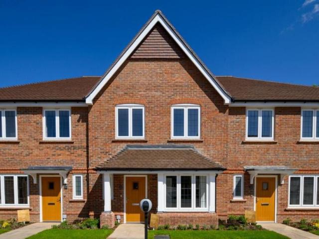 3 Bedroom House Cranleigh Surrey 96174063