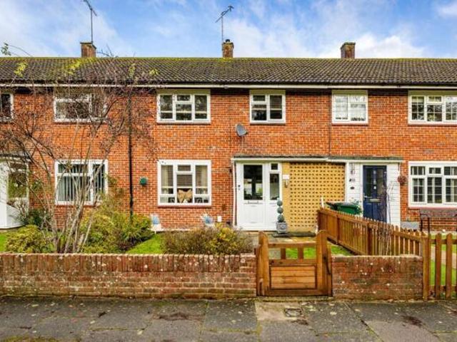 3 Bedroom House Crawley West Sussex 99092434
