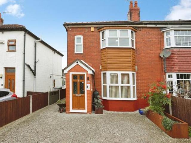 3 Bedroom House Crewe Cheshire East 101231802