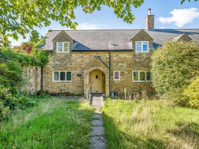 3 Bedroom House Crewkerne Somerset 99437287