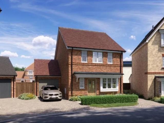 3 Bedroom House Crookham Village Fleet 102596738