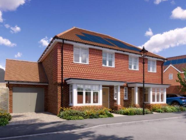 3 Bedroom House Crookham Village Hampshire 94598110