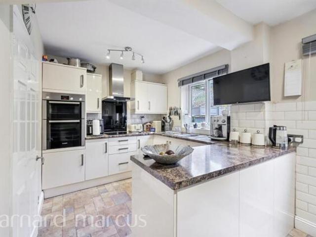 3 Bedroom House Croydon Great London 99735853