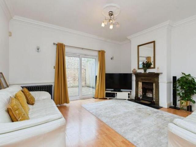 3 Bedroom House Croydon Greater London 100953714
