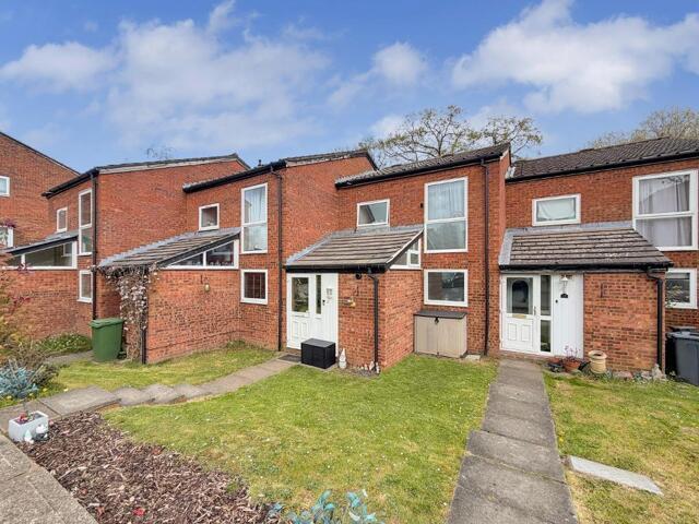 3 Bedroom House Croydon Greater London 101678415
