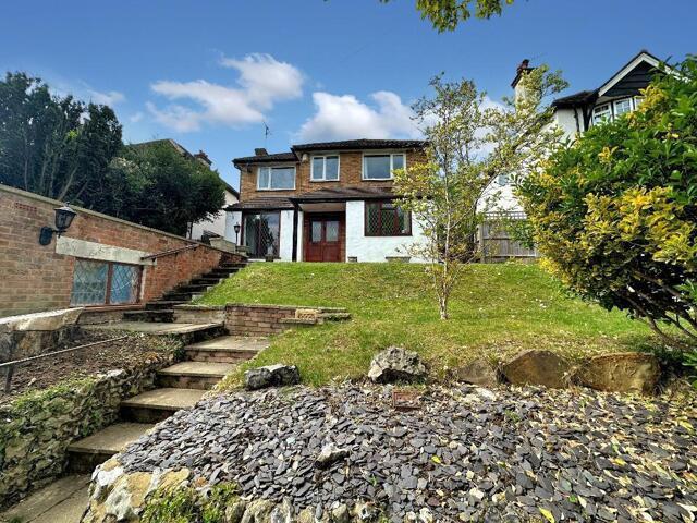3 Bedroom House Croydon Greater London LS99608165